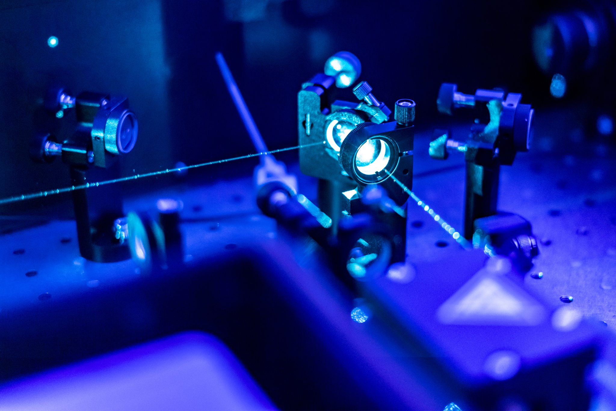 laser reflect on optic table un quantum laboratory b - The Queen's ...